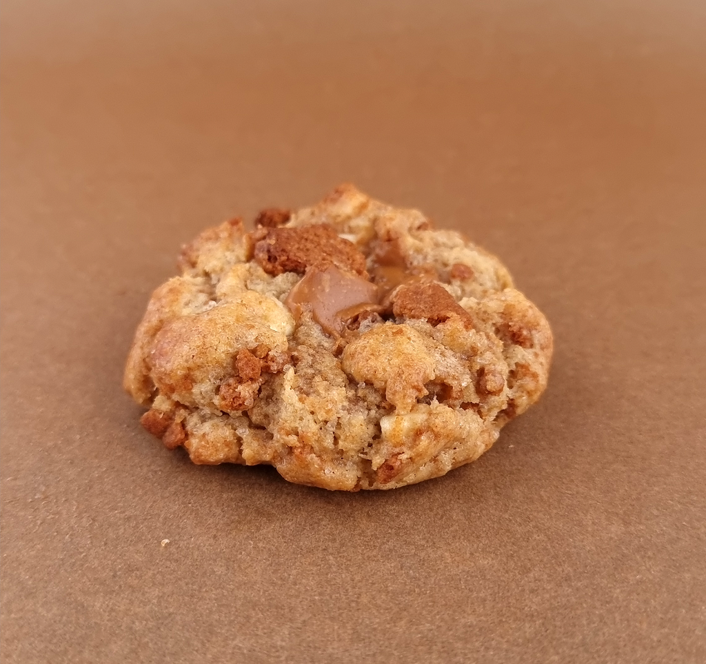 Biscoff stuffed Cookie mit weißer Schokolade – KittyCatCakes